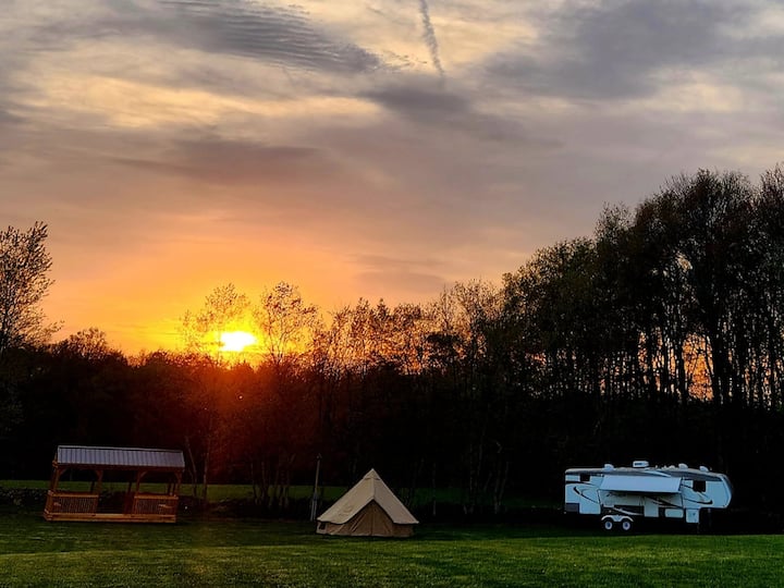 Book A Great Location! Rv + Tent In Bethel Woods! - Bethel, NY