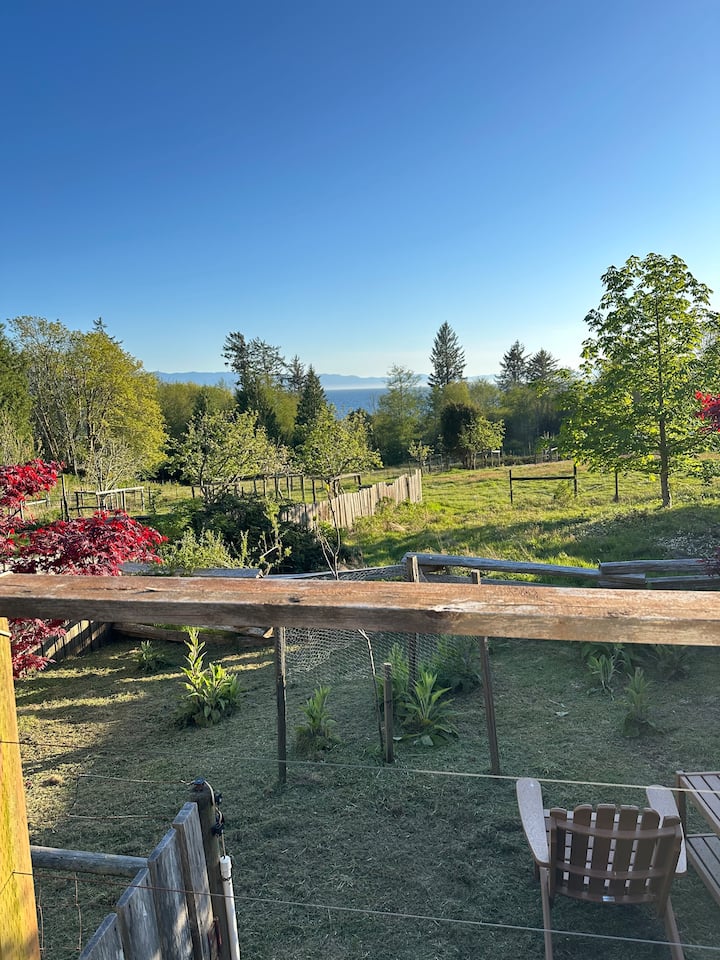 Sooke Oceanview Cabin Farmstay-nature, Private - Vancouver Island