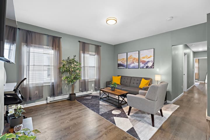 Modern 3br: Private Parking+ 30 Minutes To Nyc - Bloomfield, NJ