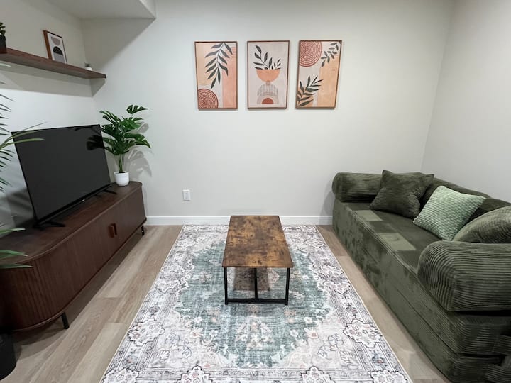 Nest Down Under - サスカトゥーン