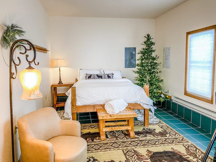 Glamping Cabin 2 | Cozy Queen Retreat Near Trails - Ironwood, MI
