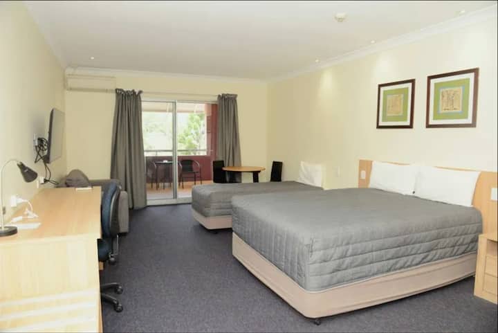 Executive Balcony Twin Suite (Qs) - Lismore