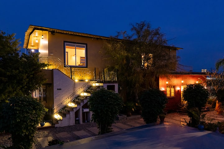 Pet-friendly Farmhouse With Pool & Garden - India