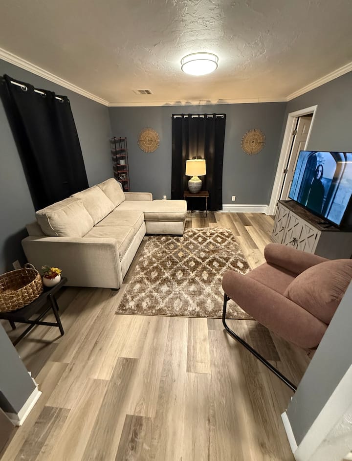 The Downtown Hideaway | Private Okc Guesthouse - Uptown Oklahoma City - Oklahoma City