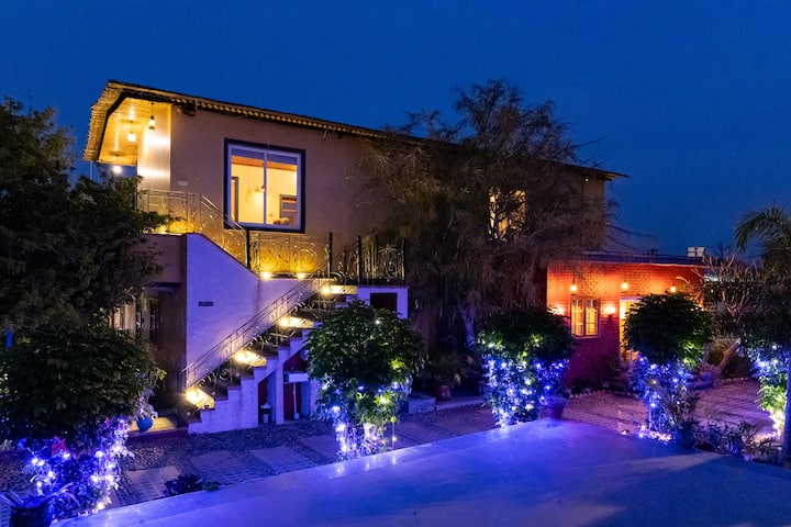 Pet-friendly Private Farmhouse With Pool - India