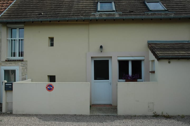 "Chez Fabienne", Maison Avec Sa Petite Terrasse - Plage d'Hermanville-sur-Mer