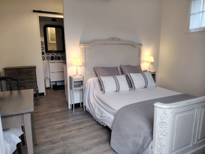 Joli Studio Et Jardin Indépendants En Centre-ville - La Châtre