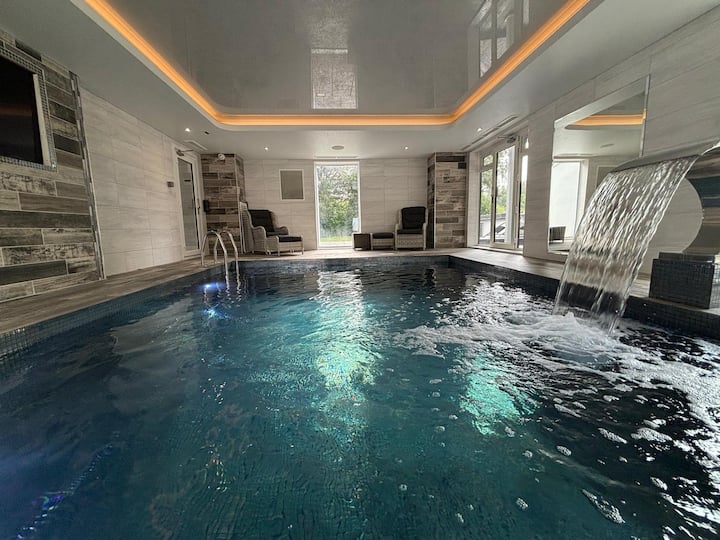 Cheshire Retreat With Indoor Pool - Knutsford