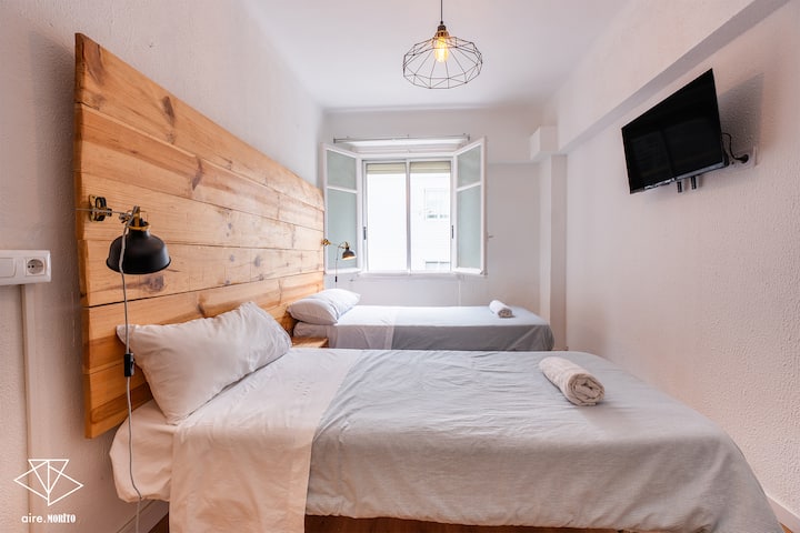 Habitación Doble Con Dos Camas Y Baño Compartido - Burgos