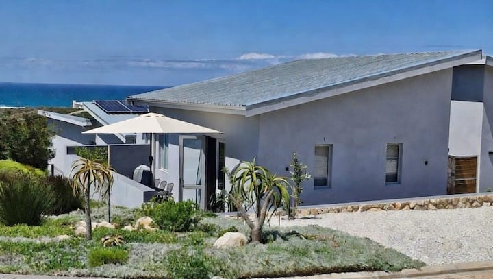 Ancient Shores -Skulpiesbaai Ocean Beach House - Stilbaai