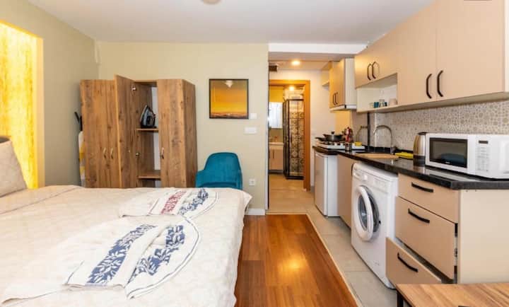 Taksim Meydanı Yakınında Yeni Süper Stüdyo. - Cihangir