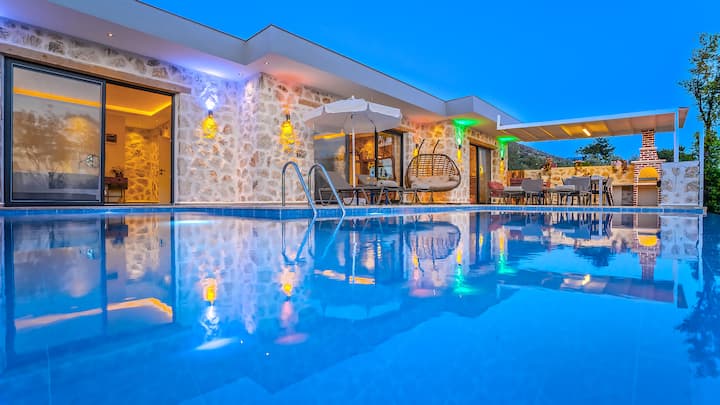 Doğa Içerisinde Taş Ev - Kalkan