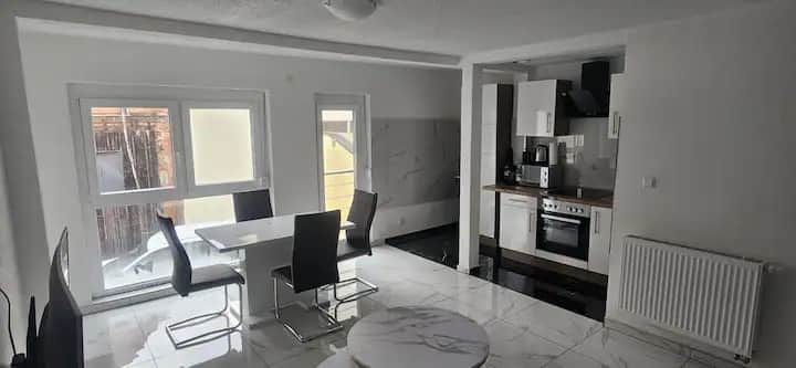 Lichtdurchflutete Wohnung In Weinsberg-mitte - Weinsberg