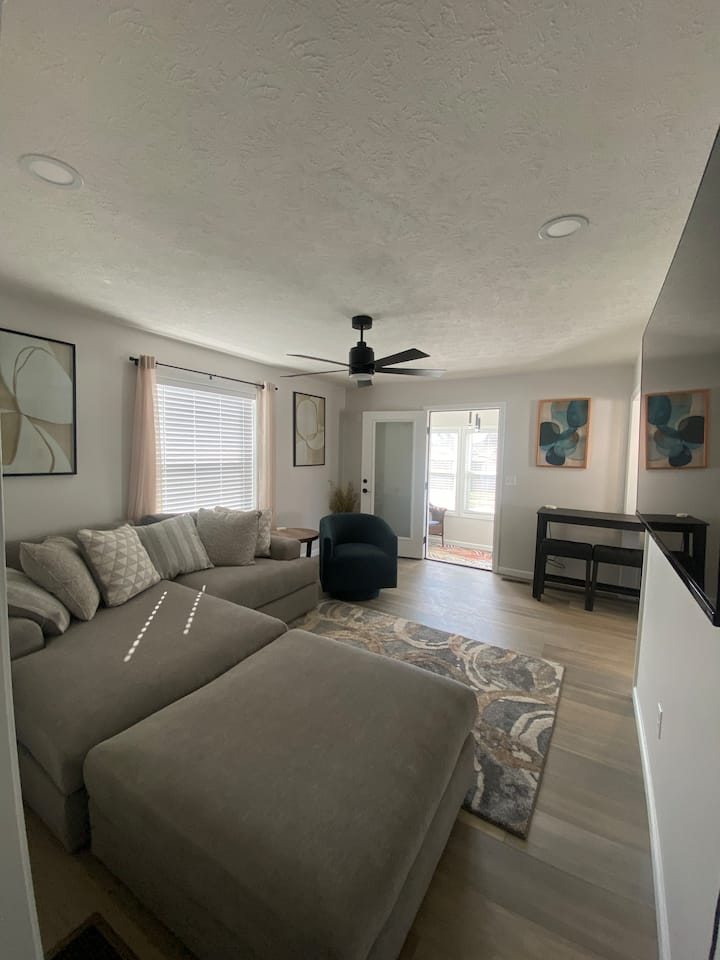 Newly Remodeled 2 Bedroom, 2 Bath Bungalow! - Lafayette