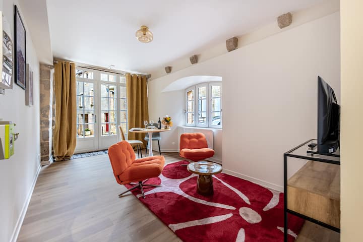 Rez De Chaussée - Centre Historique - Calme - La Souterraine