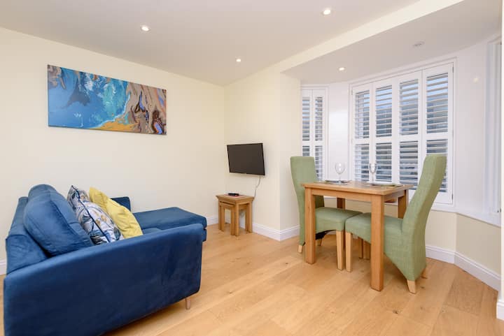 Bellevue Apartment - Luxury Apartment For Two - Looe