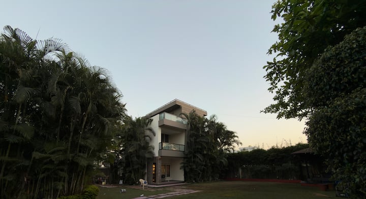 Eclectic Escape: Casa ÉLan - Indore