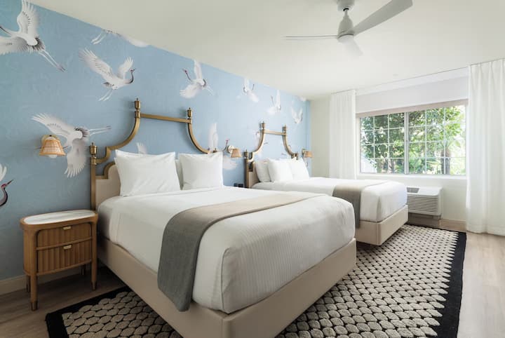 Cozy Family Getaway By The Beach! Onsite Pool, Gym - Santa Barbara, CA