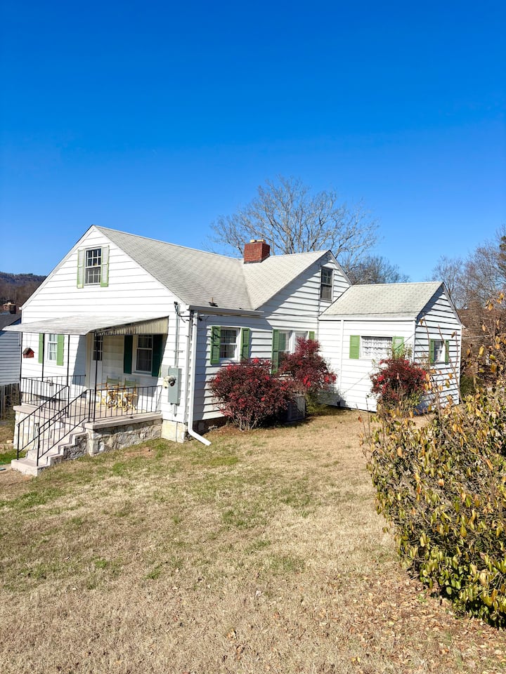 Super Cute, Super Clean And Great Neighborhood! - Chattanooga, TN