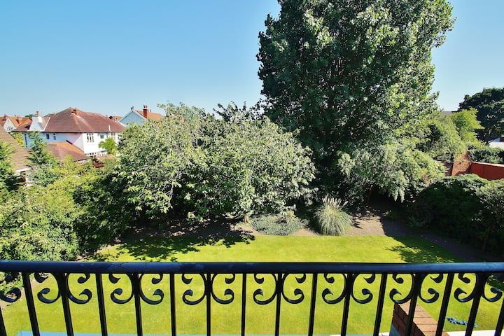 Luxury 3-bed Apt For Royal Birkdale Open 2026 - Southport