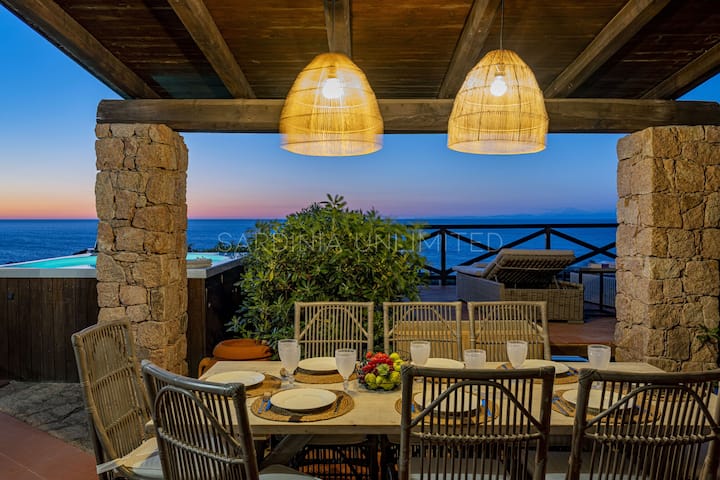 Villa Li Junchi : Votre Refuge Privé Avec Une Vue - Costa Paradiso