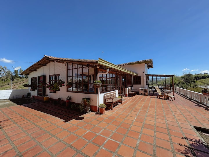 Refugio En La Montaña. Cerca De Todo En Oriente - Marinilla