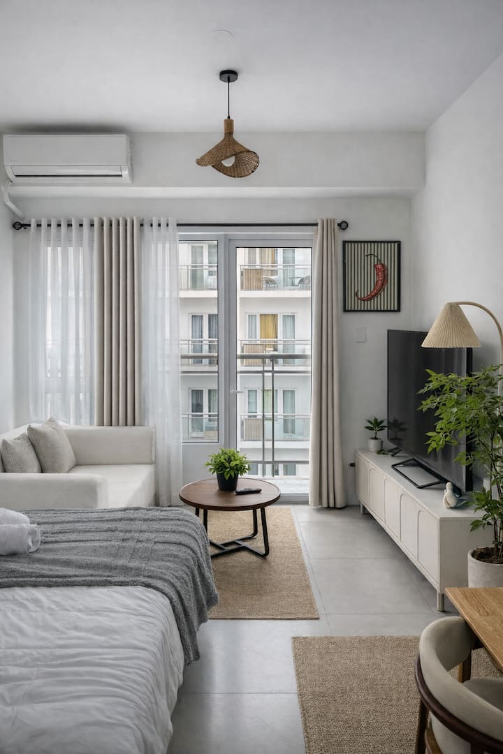 Wind Residence | Aesthetic | 65 Inch Qled Tv - Tagaytay