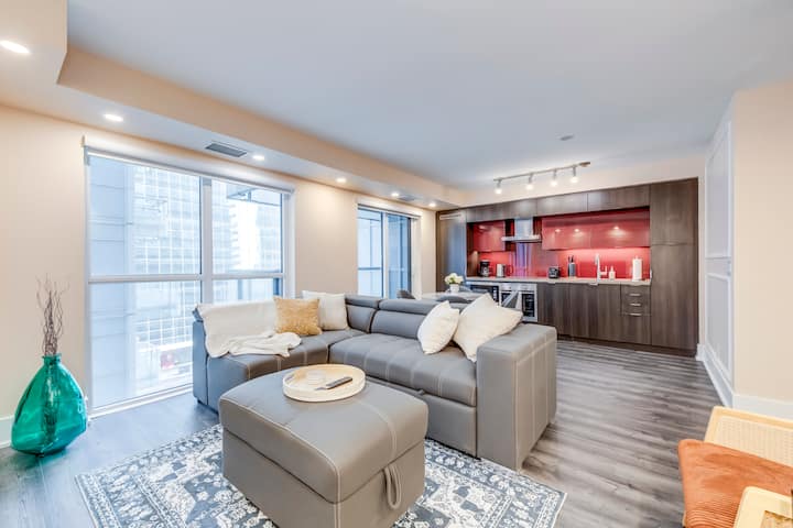Designer 1br Suite • Sleeps 4 • Prime Location - Toronto