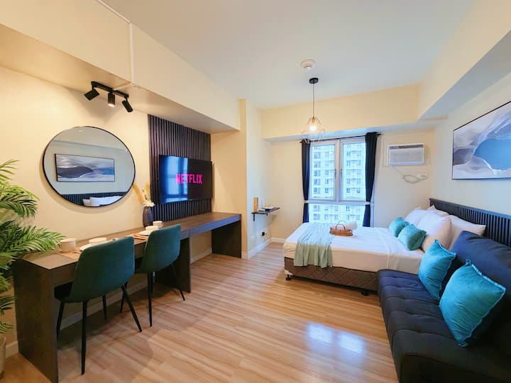 Modern Studio It Park Cebu City W/ Pool | Wi-fi - Cebu City