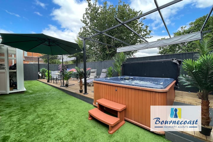 Little Gem By Bournecoast: Bungalow/hot Tub -10694 - Bournemouth