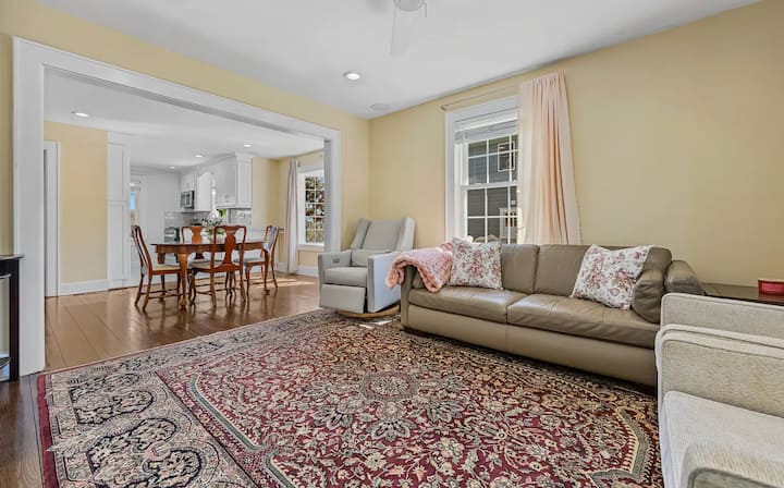 Home In Stamford - Stamford, CT