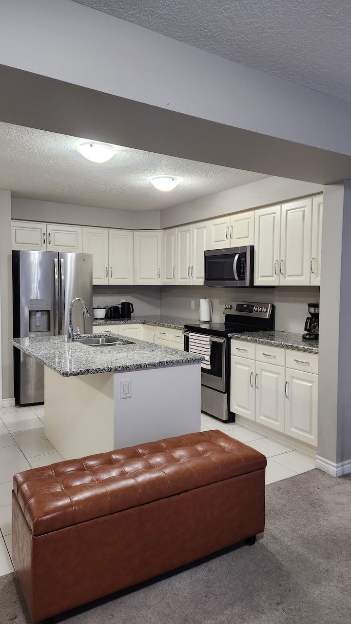 Cozy & Bright 3br Midland Home - Midland