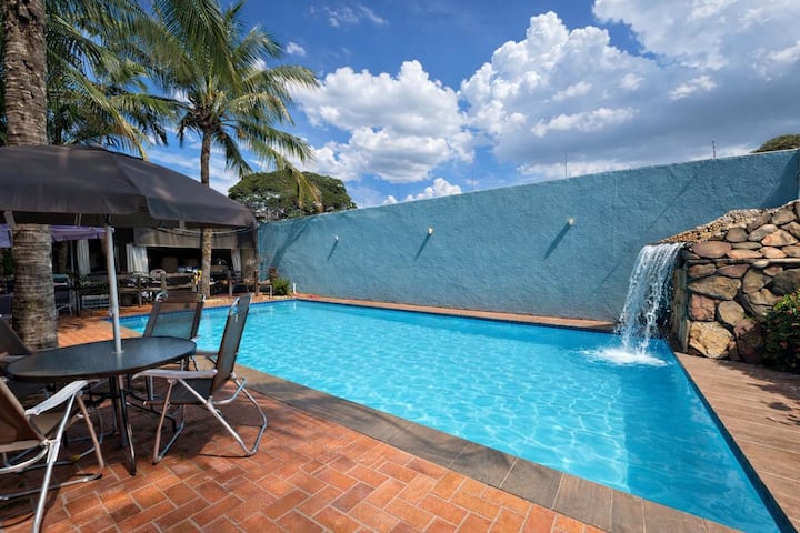 Casa C/ 3 Suítes E Piscina Aquecida Prox Shopping - Goiânia