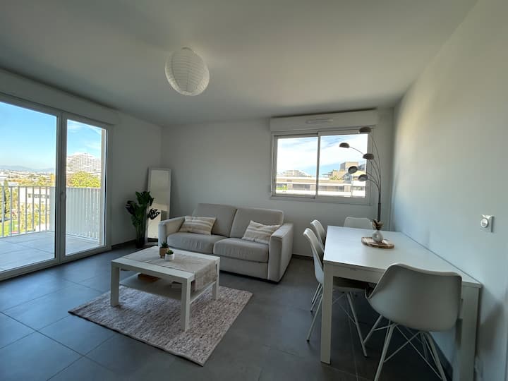 T2 Avec Terrasse & Parking – Plage à 10 Min à Pied - Villeneuve-Loubet