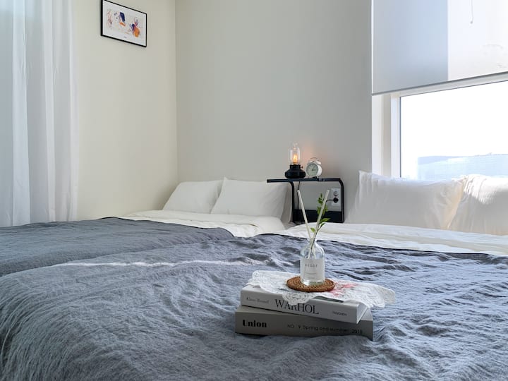 [더스테이진] 시청역,정부청사역8분,4인,파노라마뷰, 호텔식침구, 가족, 연인 - Daejeon