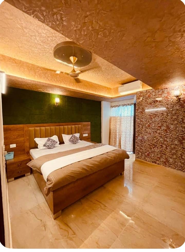 Namah 2 Bhk Temple View Flat Near Prem Mandir - Vrindavan