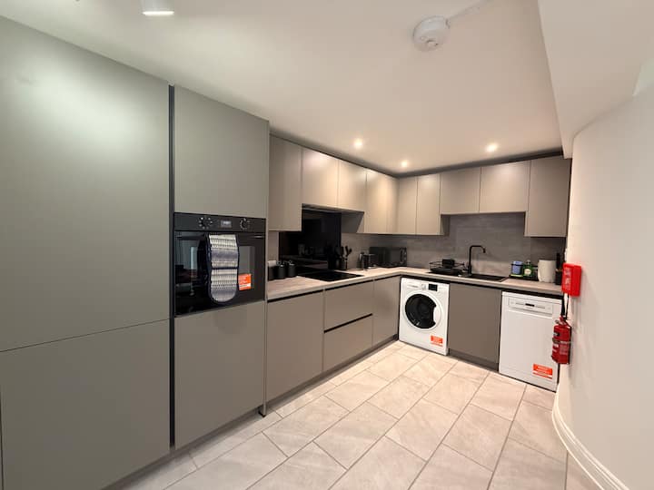 Modern 3 Bed Home - Heart Of Cambridge + Parking - Cambridge Station Road