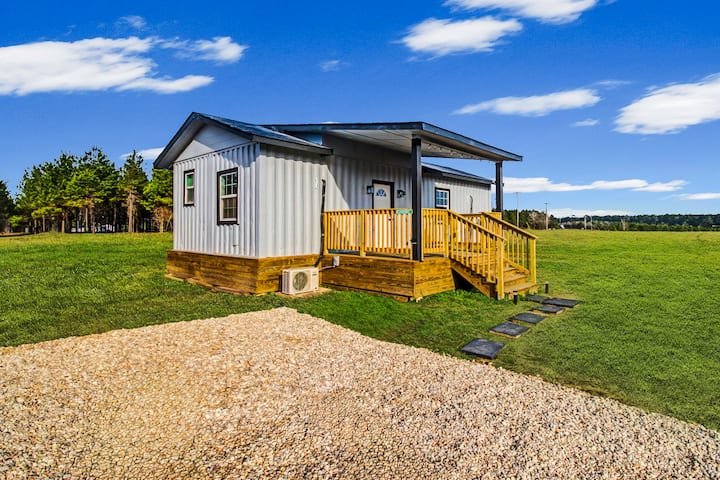 "The Mockingbird" -Modern Stay Near Naskila Casino - Naskila Casino