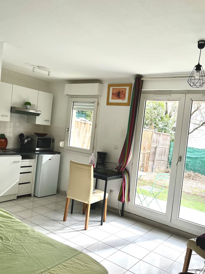 Studio Avec Jardin, Piscine Et Parking Gratuit - Montpellier
