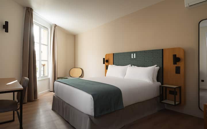 Versailles Rue Du Bailliage | 1-br Suite +Sofa Bed - Versailles