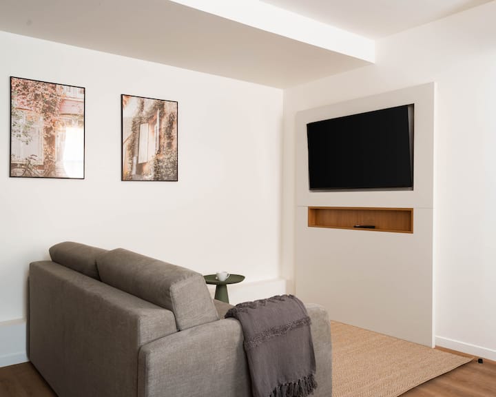 Versailles Rue Du Bailliage | 1-br Suite +Sofa Bed - Versailles