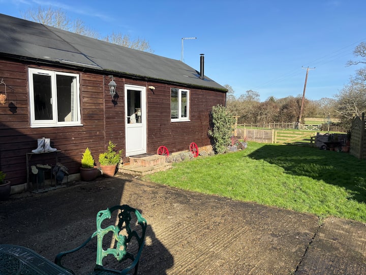 B’s Lodge (At Church Elms Farm). - Kent