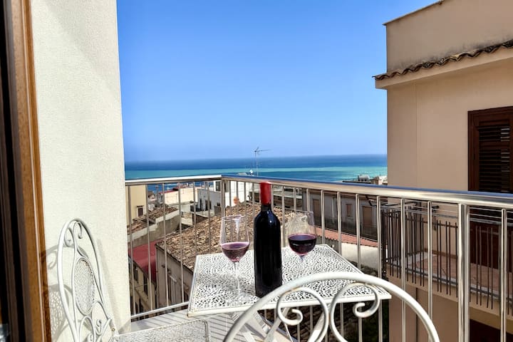 Blu Celeste, Casa Indipendente 6 Pax E Terrazzo - Castellammare del Golfo