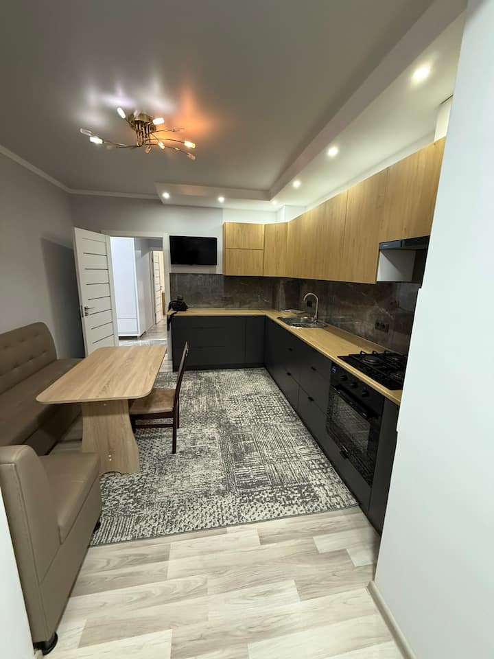 Modern Central Apartment - Comrat