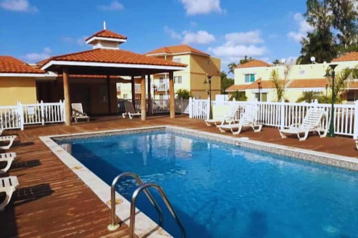 Hip Strip Condo/wifi/ac/tv/pool/ Gym/ Beach Access - Montego Bay