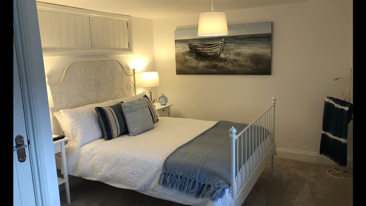 Lake View At The Old Strawberry Barn Studios - Cheddar