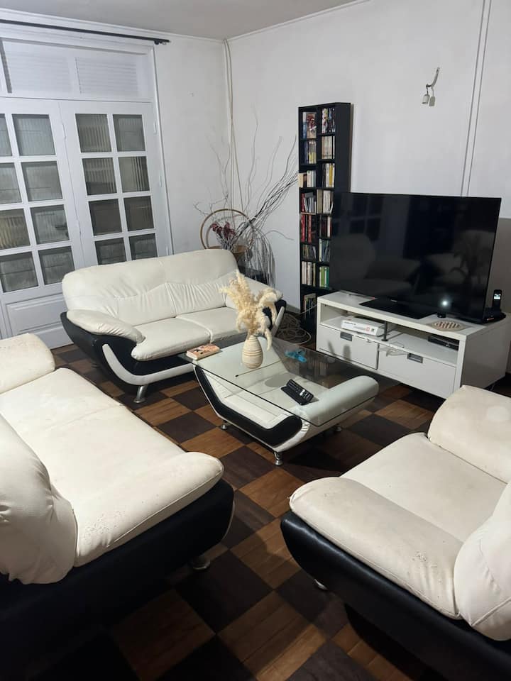 Spacieux T4 Proche Aéroport - Centres Commerciaux - Cayenne