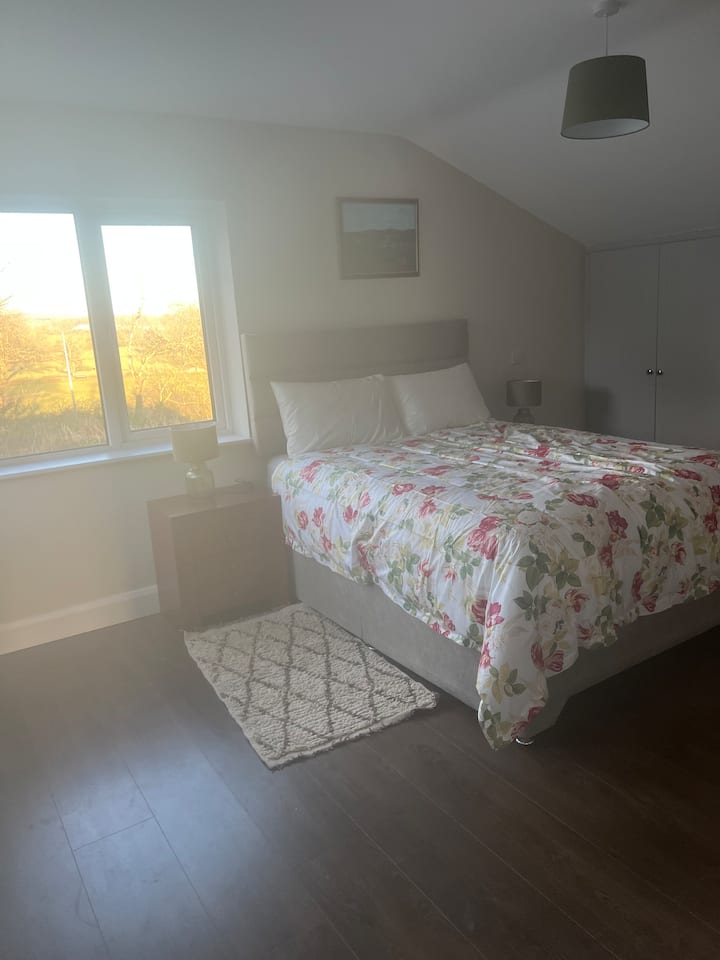 Comfortable En-suite Room - Blessington