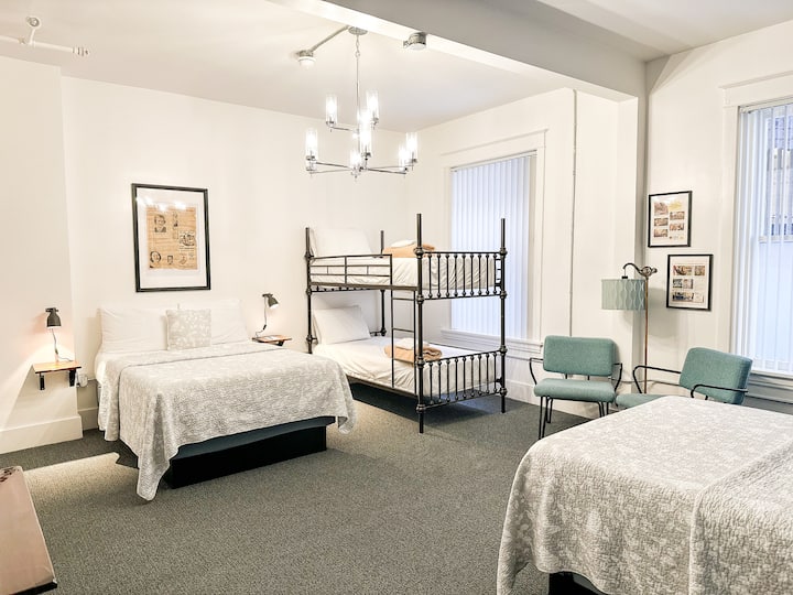 Snazzy Denver Stay For Friends And Family! - Denver, CO