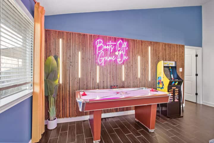 3br Long-term Stay Home With Game Room & Backyard - League City, TX